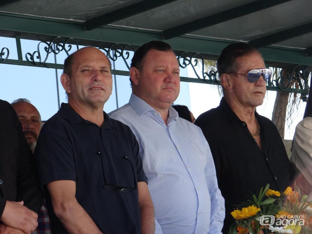 Milhares De Pessoas Prestigiaram O Desfile Cívico Em Comemoração Aos