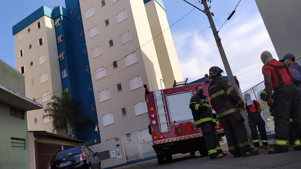 Princípio de incêndio assusta moradores em prédio - São Carlos Agora Princípio de incêndio assusta moradores em prédio - São Carlos Agora