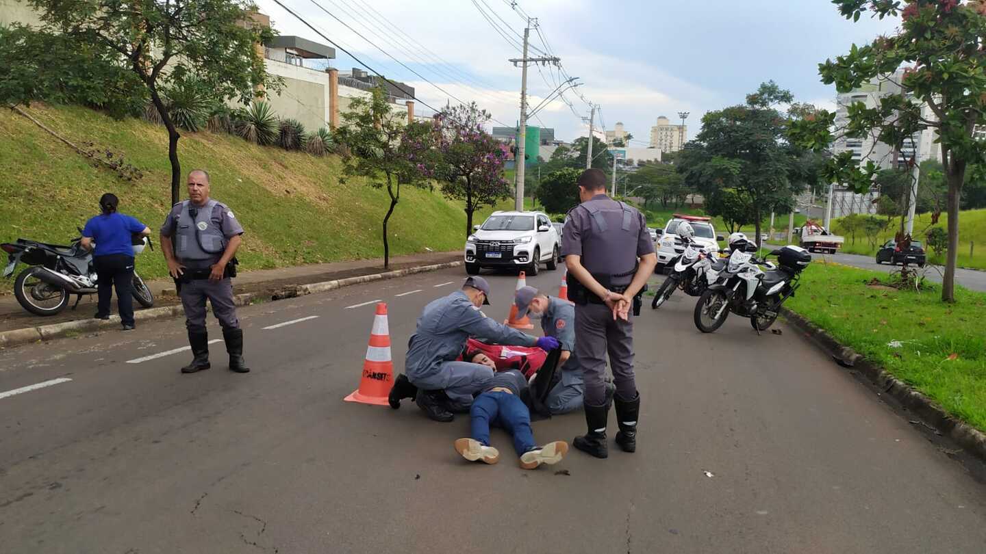 Motociclista fica ferido após acidente na Bruno Ruggiero Filho - São ...