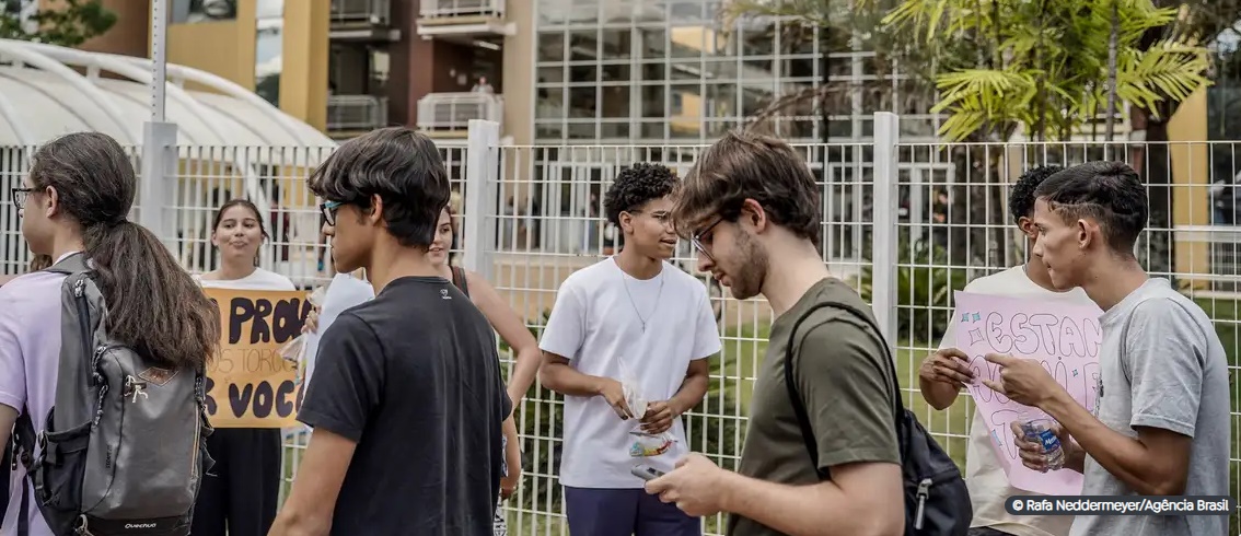 Saiba como funcionará o Programa Pé-de-Meia para estudantes - São ...