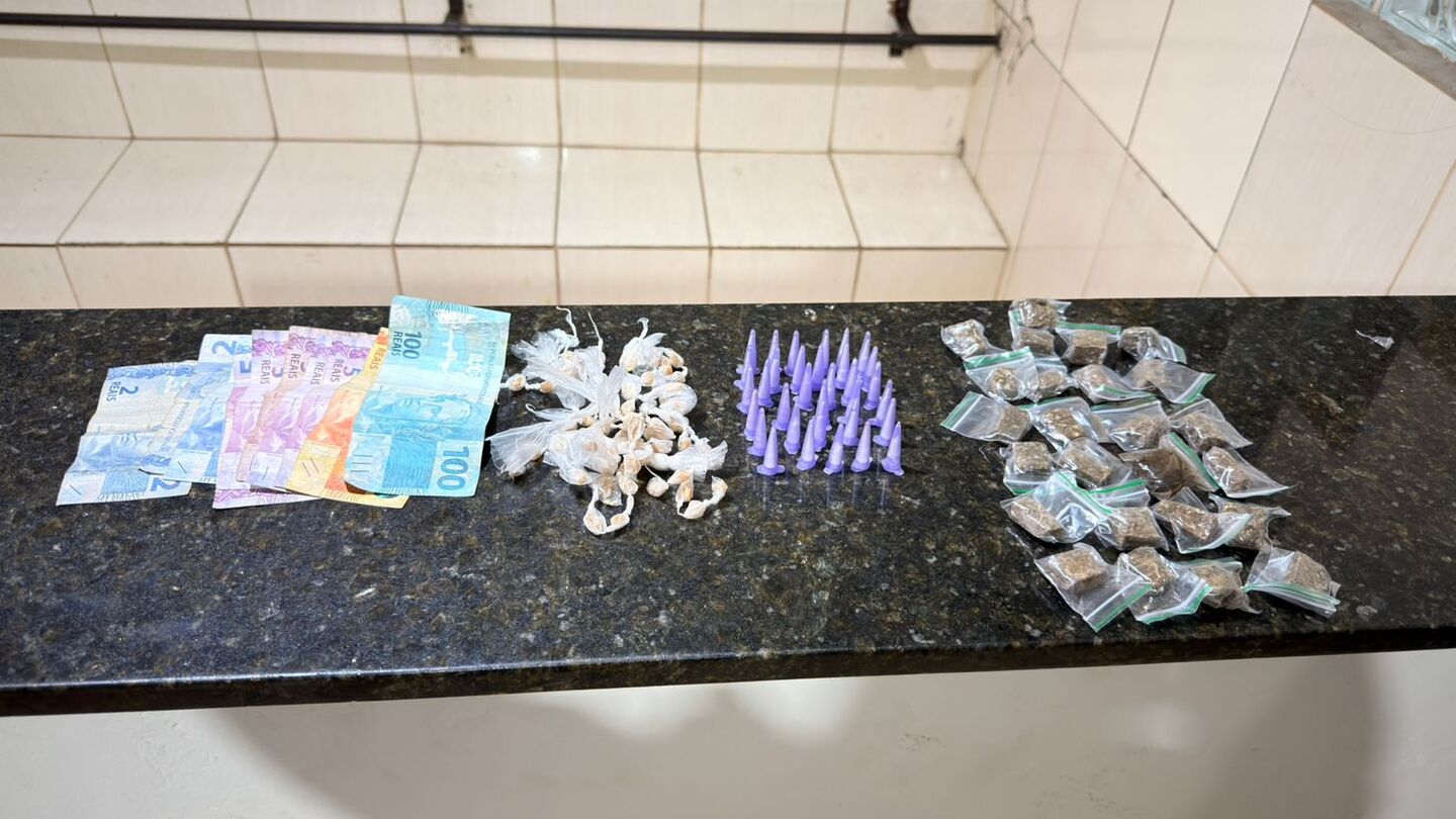 Jovem é presa com drogas e dinheiro após tentar fugir da PM na Vila ...